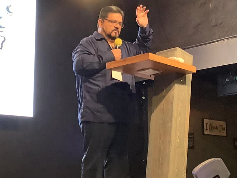 Envía pastor Rigoberto Ríos mensaje de Navidad a la comunidad ...