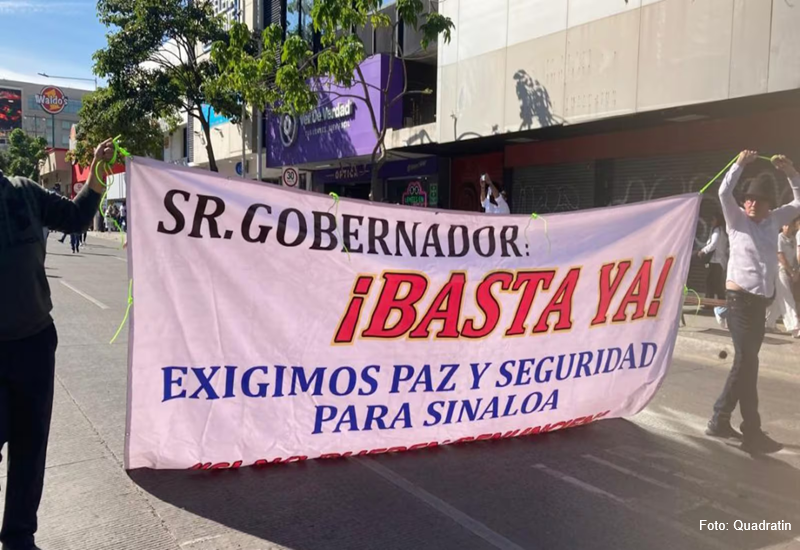"¡Basta ya!" Miles de sinaloenses marchan contra el gobernador Rocha ...
